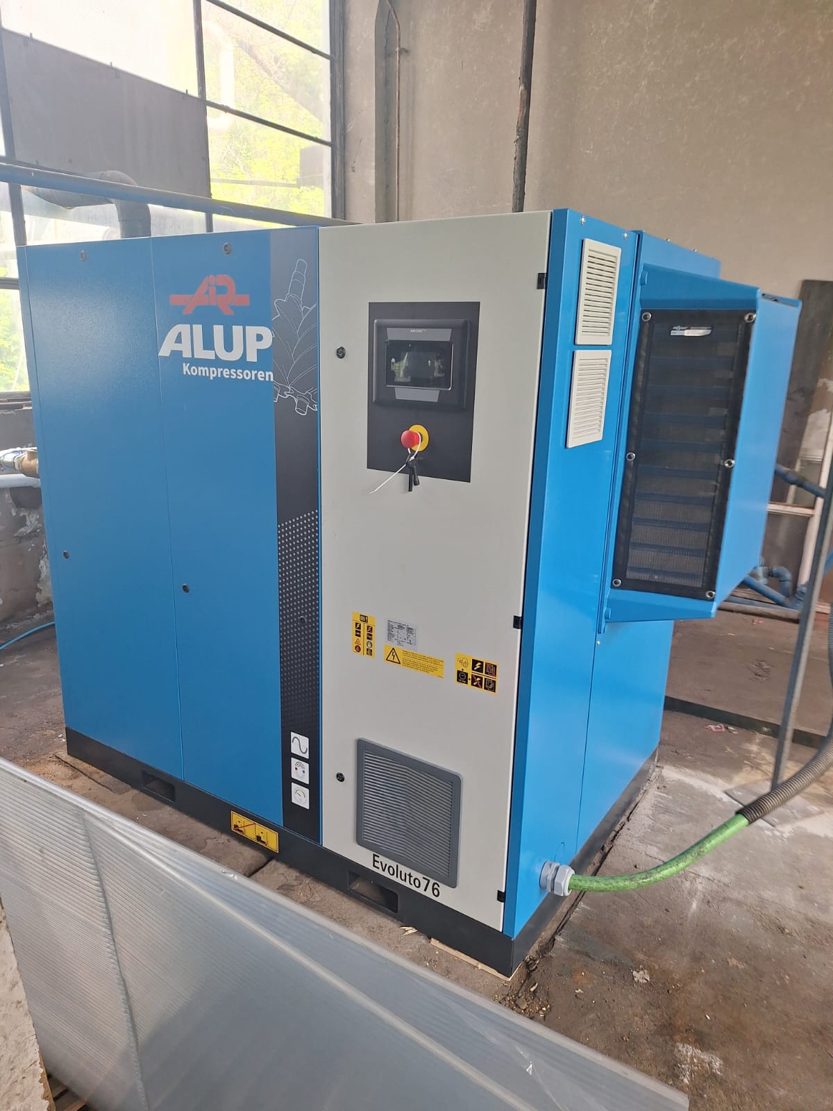 Livrare si mentenanta compresor cu surub | Global Tech